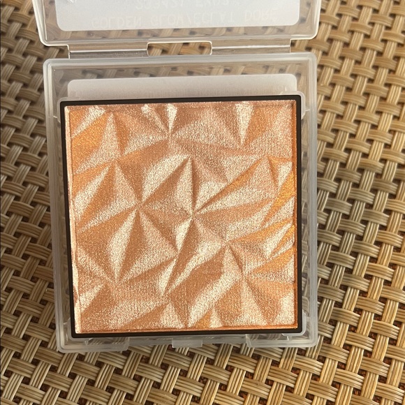Mary Kay | Makeup | Mary Kay Highlighter Golden Glow | Poshmark
